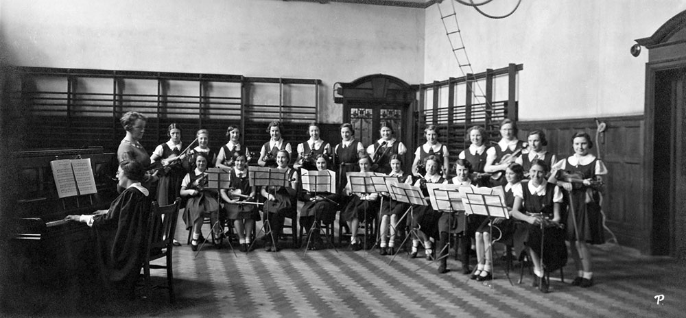 Aberdare Girls County School: School String Orchestra, 1935
